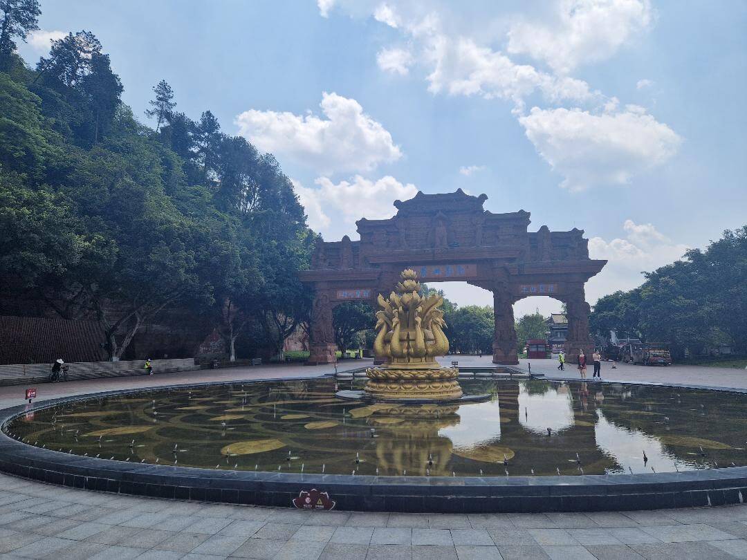 How to Get to Leshan Giant Buddha from Chengdu